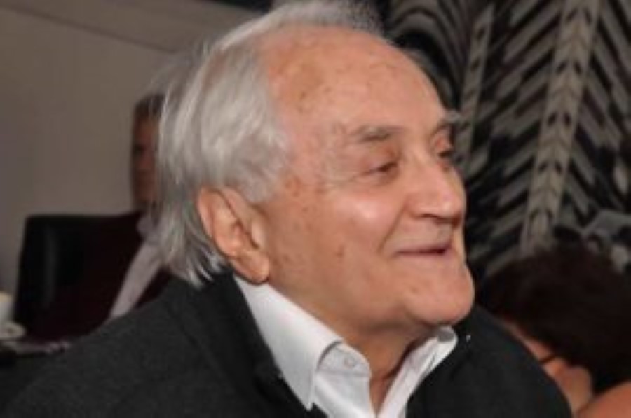Αντωνης Σιμιτζης : «Η συγγραφη βιβλιων ειναι τροπος επικοινωνιας για το ...
