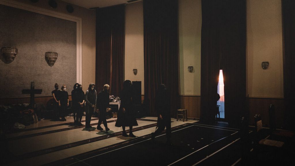 ΚΡΙΤΙΚΗ ΓΙΑ ΤΗΝ ΠΑΡΑΣΤΑΣΗ "ΤΟ ΣΠΙΤΙ ΤΗΣ ΜΠΕΡΝΑΡΝΤΑ ΑΛΜΠΑ" ΣΕ ΣΚΗΝΟΘΕΣΙΑ ...