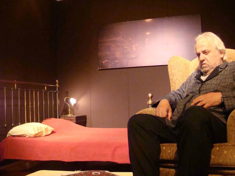 "ΔΥΣΚΟΛΕΣ ΜΕΡΕΣ ΔΥΣΚΟΛΕΣ ΝΥΧΤΕΣ": ΔΥΟ ΜΟΝΟΛΟΓΟΙ ΤΟΥ Ι. ΚΑΜΠΑΝΕΛΛΗ ΣΤΟ ...